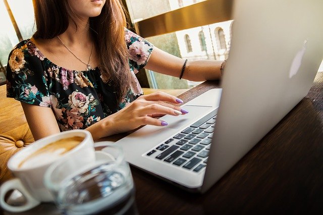 4 Conseils pour Rester Concentré au Travail - Sandrine Belmont